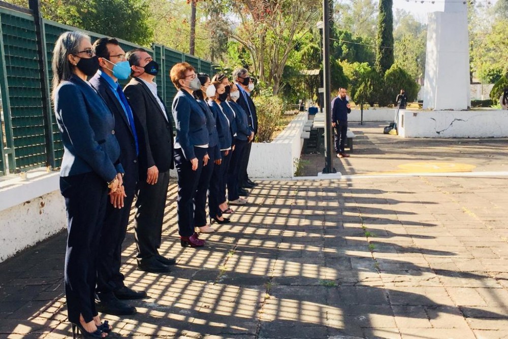 Periódico Expresion | Morelia | Rinde IMCED homenaje a la Bandera Nacional